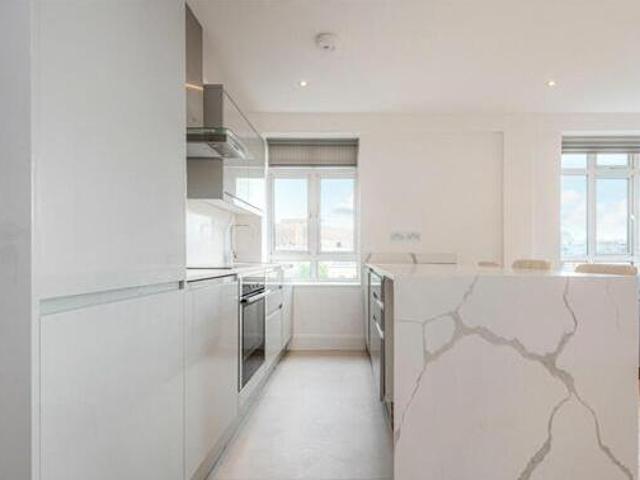 Portsea Hall, Portsea Place, 2 Bedroom Apartment