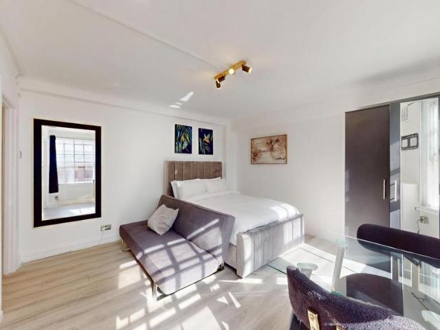 Portsea Place, London W2 Studio to rent £1,950 pcm £450 pw