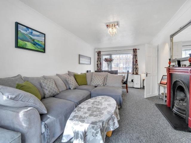 Portslade BN41, 3 bed flat to rent, £3,159 pcm | PrimeLocation