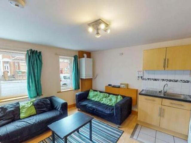 Portswood Road Gold Sub, Southampton, 4 Bedroom Flat