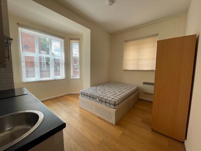 Portswood Road, Southampton SO17, Studio to rent, £675 pcm | PrimeLocation