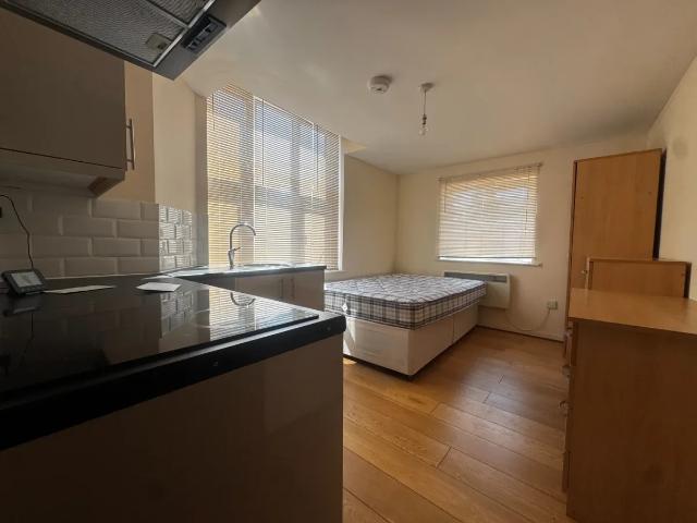 Portswood Road, Southampton SO17, 1 bed flat to rent, £725 pcm | PrimeLocation