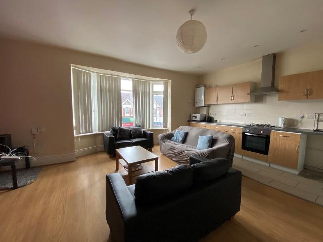 Portswood Road, Southampton SO17, 4 bed flat to rent, £1,950 pcm | PrimeLocation