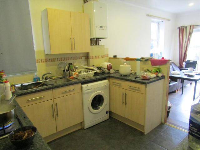 Portswood Road, Southampton SO17, 7 bed semi detached house to rent, £2,579 pcm | PrimeLocation