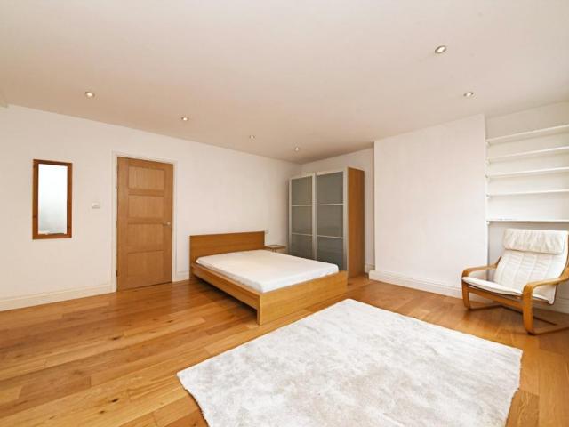 Portpool Lane, London EC1N, 1 bed flat to rent, £2,150 pcm | PrimeLocation