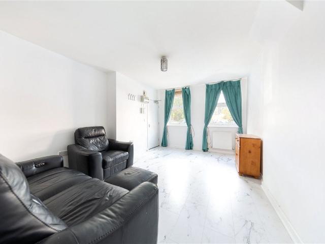 Portree Street, London E14, 2 bed flat to rent, £1,950 pcm | PrimeLocation