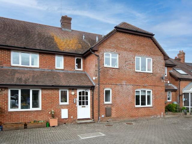 Portway, Wantage, Oxfordshire OX12, 2 bed flat to rent, £1,250 pcm | PrimeLocation