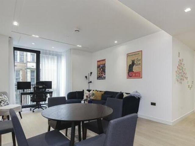 Portugal Street, London, 2 Bedroom Apartment