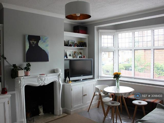 Porch Way, London, N20 3 bed maisonette to rent £2,595 pcm £599 pw