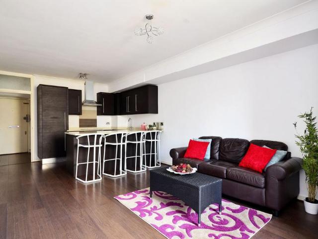 Porchester Place, Hyde Park Estate. 1 bed flat to rent £2,925 pcm £675 pw