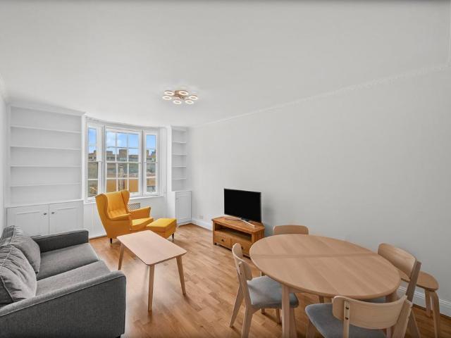 Porchester Road, London W2 1 bed apartment to rent £3,033 pcm £700 pw