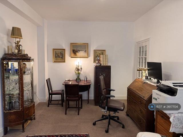 Porchester Road, London, W2 1 bed flat to rent £2,300 pcm £531 pw