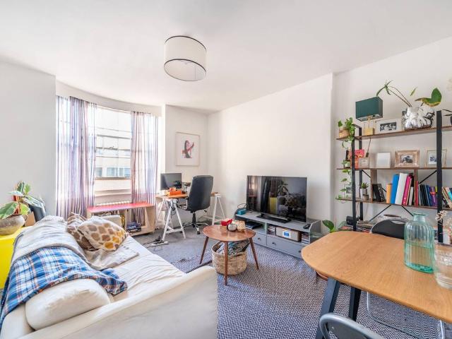 Porchester Road, Notting Hill, London W2, 1 bed flat to rent, £3,445 pcm | PrimeLocation
