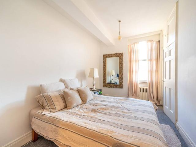 Porchester Road, Notting Hill, London W2, 1 bed flat to rent, £1,950 pcm | PrimeLocation