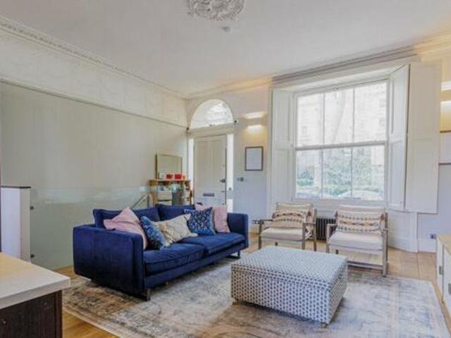 Porchester Square, London, 3 Bedroom Apartment