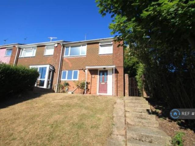 Porlock Drive, Luton, LU2 3 bed terraced house to rent £1,580 pcm £365 pw