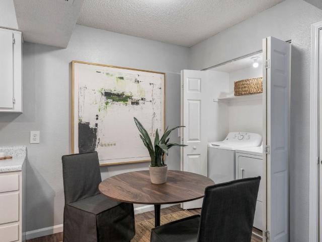 Post Oak Apartments 2 Bedroom Apartment for Rent at 705 Ridgecrest Ct, Norman, OK 73072
