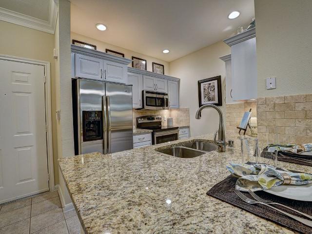 Post Oak Park 2 Bedroom Apartment for Rent at 1919 Post Oak Park Dr, Houston, TX 77027 Great Uptown