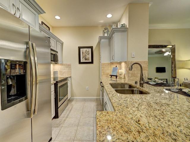 Post Oak Park 2 Bedroom Apartment for Rent at 1919 Post Oak Park Dr, Houston, TX 77027 Great Uptown