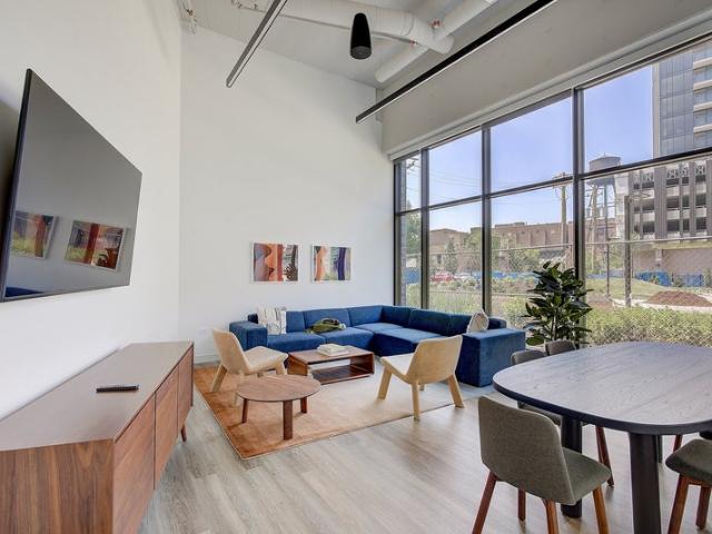 Post Chicago Co living