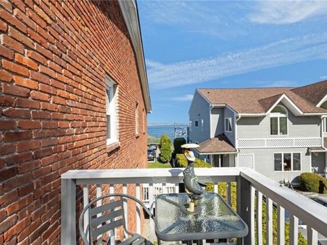 Post Rd Apt,warwick, Condo For Sale