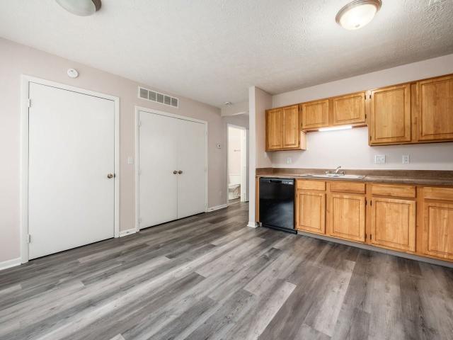 Post Woods 2 Bedroom Apartment for Rent at 423 Postwoods Dr, Reynoldsburg, OH 43068