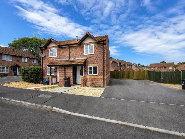 Potterton Close, Somerset TA6 2 bed semi detached house to rent £1,095 pcm £253 pw