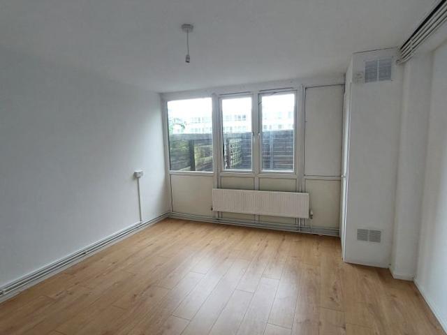 Potter Close, Mitcham CR4, 1 bed flat to rent, £750 pcm | PrimeLocation