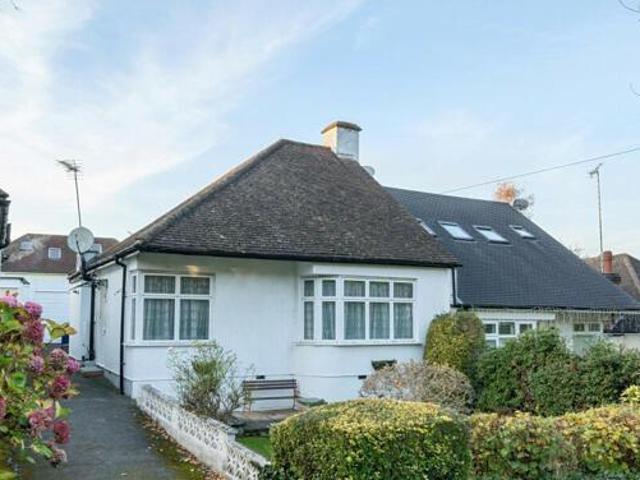 Potters Lane, Barnet, 2 Bedroom Bungalow