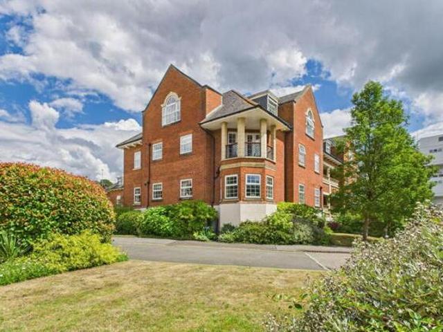 Potters Place, Horsham, 2 Bedroom Retirement