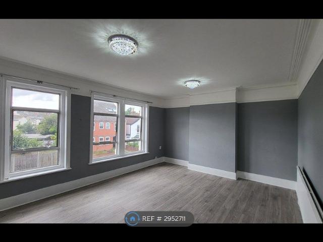 Potters Road, Barnet EN5, 2 bed flat to rent, £1,995 pcm | PrimeLocation