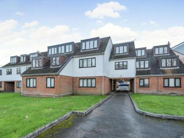 Potters Road, Barnet, 2 Bedroom Apartment