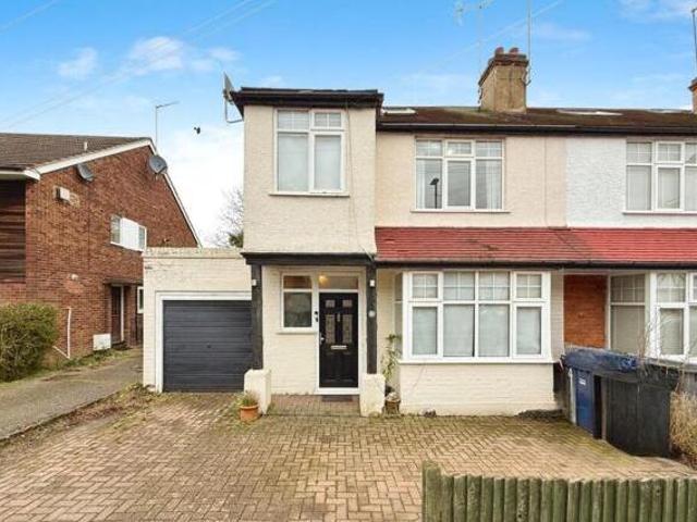 Potters Road, Barnet, 4 Bedroom Semi detached