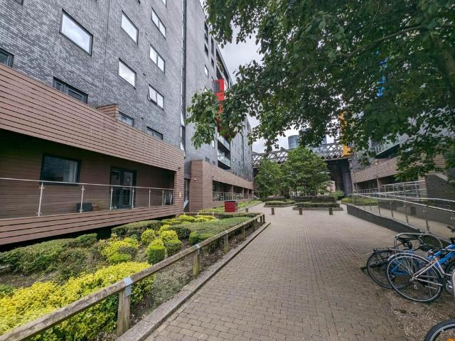 Potato Wharf, Manchester M3 1 bed apartment to rent £1,050 pcm £242 pw