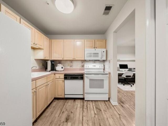 Potomac Dr, Bernards Twp, Condo For Sale