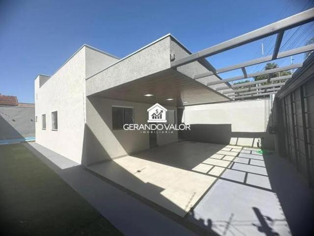 Poucos metros da Av. Guaicurus com piscina e suíte com closet