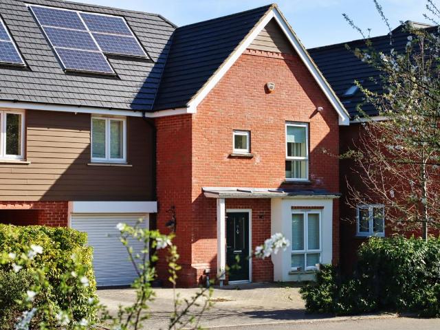 Poulter Croft, Middleton, Milton Keynes MK10, 5 bed link detached house to rent, £2,600 pcm | PrimeLocation