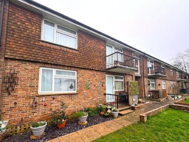 Pound Court, Wood Street Village, 2 Bedroom Flat