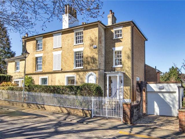 Pound Lane, Sevenoaks, Kent, TN13 5 bed semi detached house to rent £6,500 pcm £1,500 pw