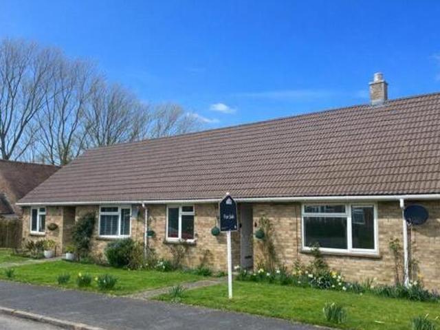 Pound Piece, Ashbury, 2 Bedroom Bungalow