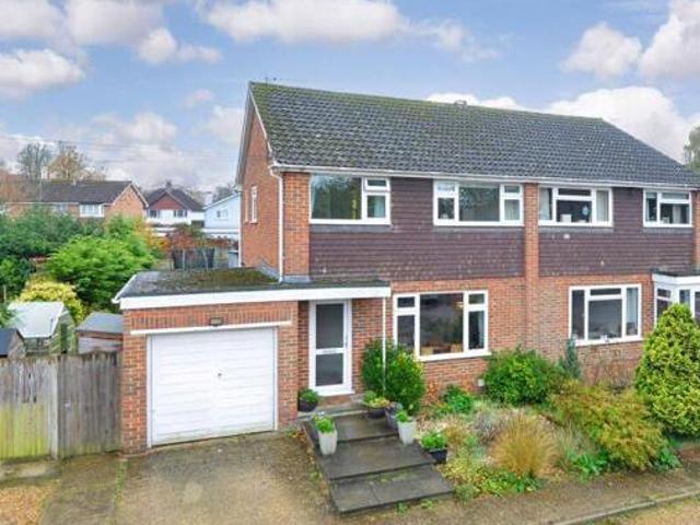Pound Place Close, Shalford, 3 Bedroom Semi detached
