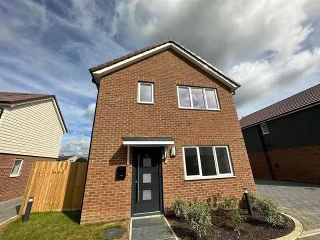Pound Road, Tonbridge TN12 3 bed house to rent £2,095 pcm £.