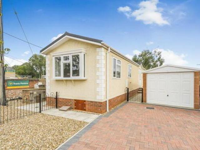 Pound Road, Waveney Park, Beccles, 2 Bedroom Mobile