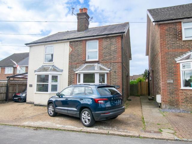 Poundfield Road, Crowborough TN6, 2 bed semi detached house to rent, £1,500 pcm | PrimeLocation
