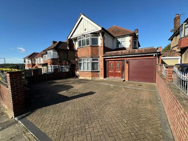 Powys Lane, London 5 bed detached house to rent £3,600 pcm £831 pw