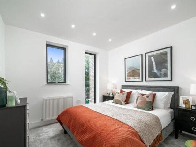 Powys Mews, Palmers Green, 2 Bedroom Town