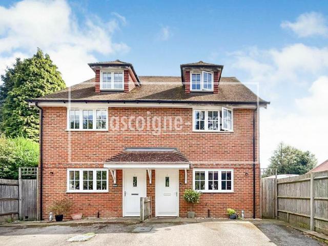 Powder Mills Place, Guildford, GU4 4 bed house to rent £2,250 pcm £519 pw