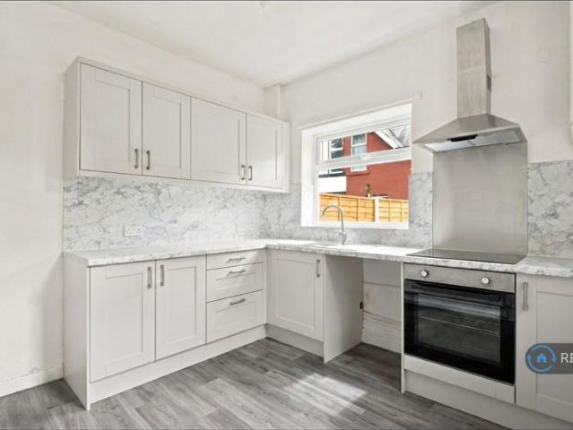 Powell St, Bury, BL8 2 bed semi detached house to rent £1,295 pcm £299 pw