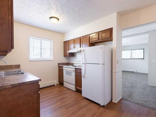Powell's Garden Studio Apartment for Rent at 1719 Hunt Road, Reading, OH 45215 Reading