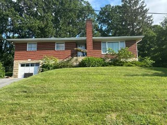 Powhatan Ave